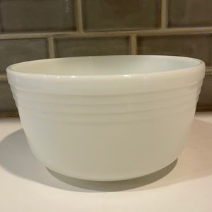 Pyrex | Dining | Vintage All White Pyrex Mixing Bowl | Poshmark
